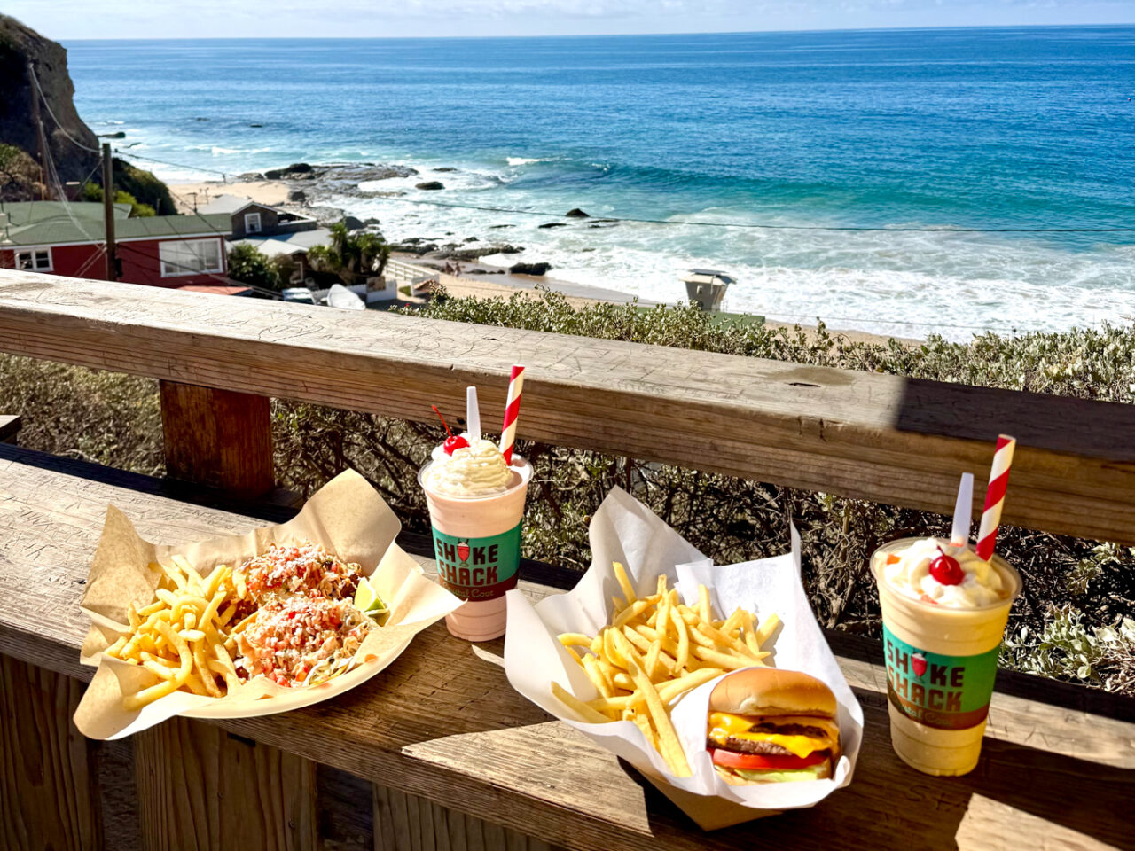 Beach Casual Dining Icon | Crystal Cove Shake Shack